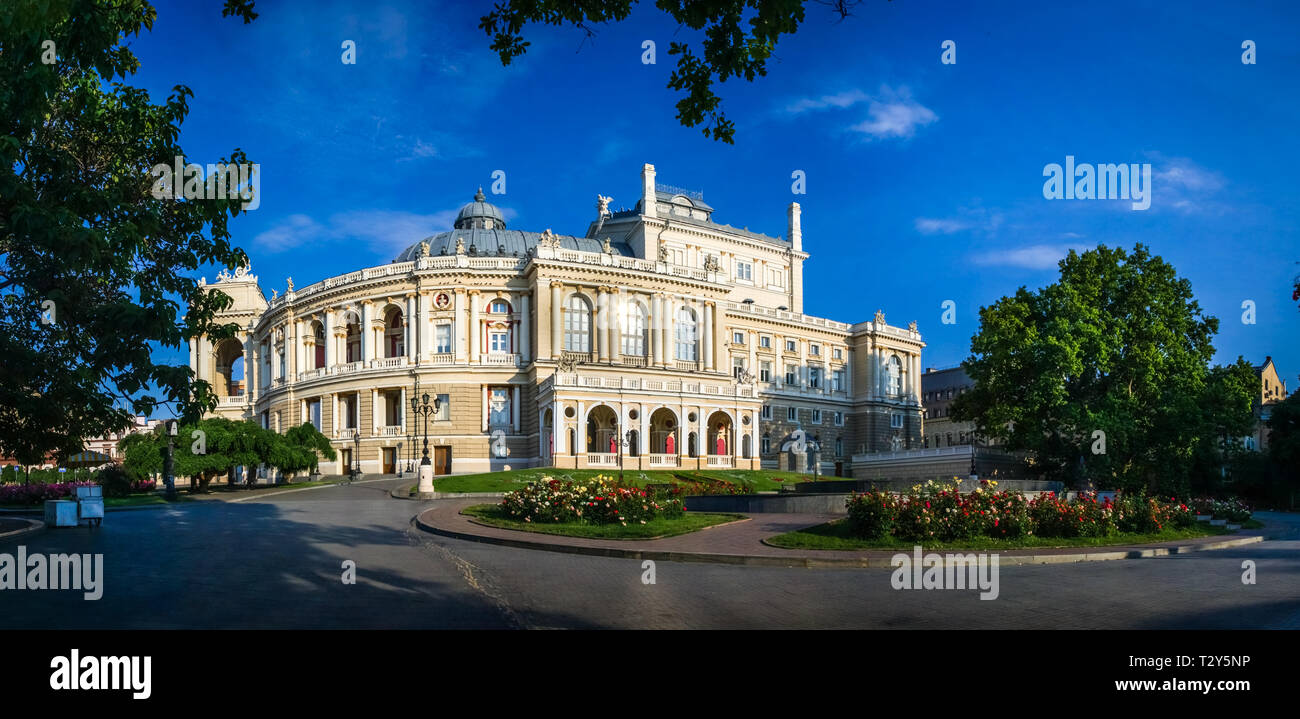 Italian opera, outdoor theatre hi-res stock photography and images - Alamy