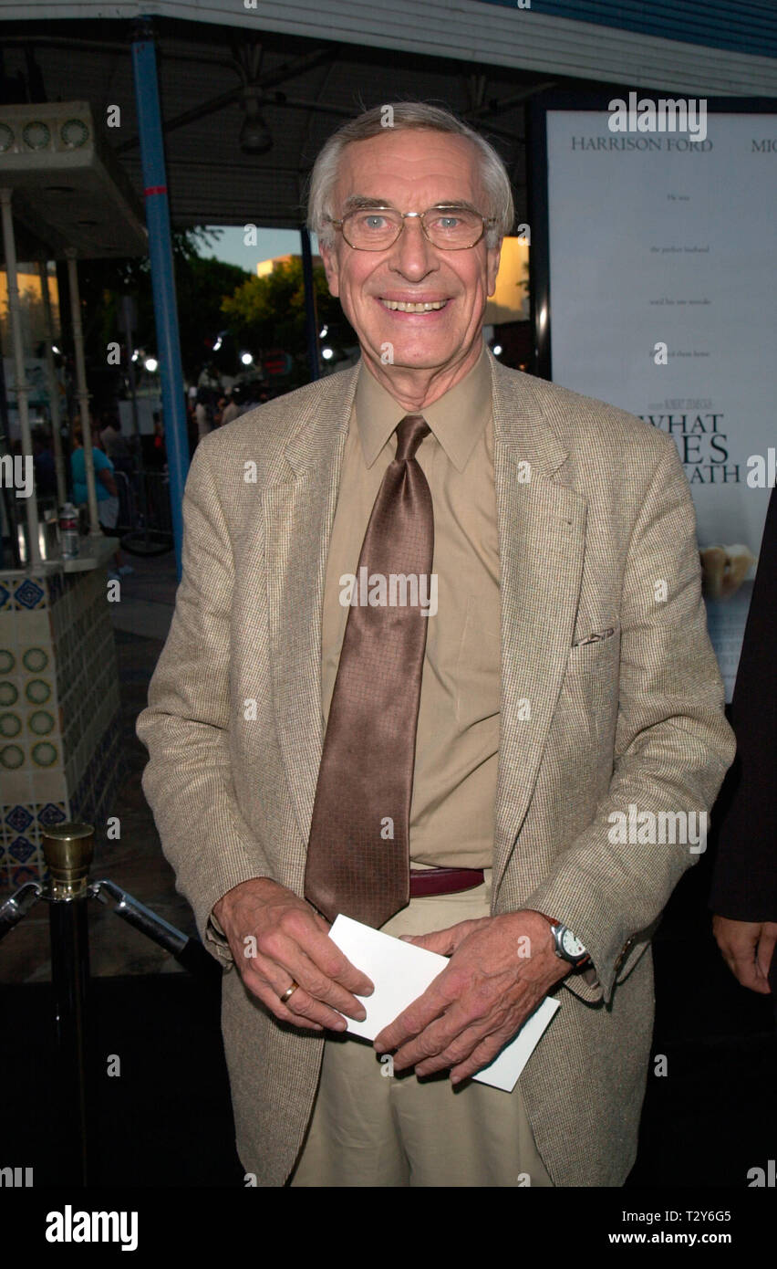 LOS ANGELES, CA. July 18, 2000: Actor MARTIN LANDAU at the premiere, in ...