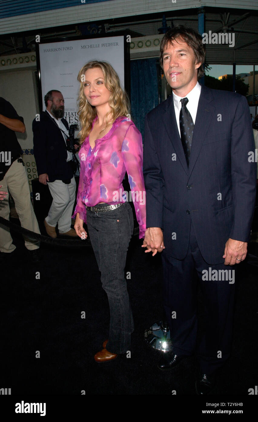 LOS ANGELES, CA. July 18, 2000: Actress MICHELLE PFEIFFER & husband ...
