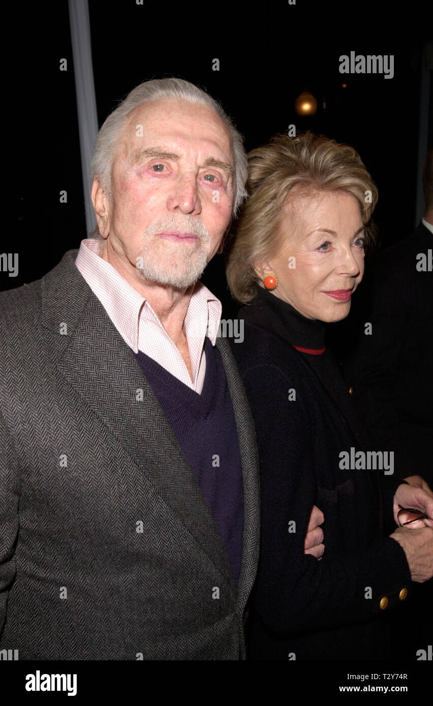 LOS ANGELES, CA. February 22, 2000: Actor KIRK DOUGLAS & wife ANNE at the world premiere, in ...