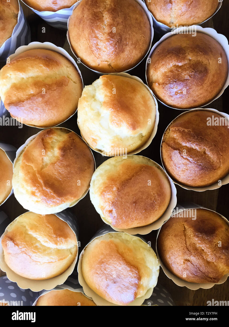 Muffins top view hi-res stock photography and images - Alamy