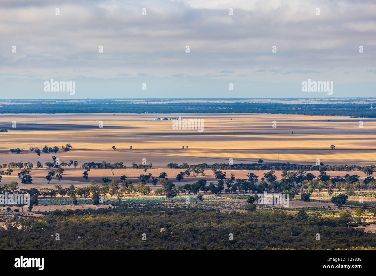 Farmland in Australian countryside Stock Photo - Alamy