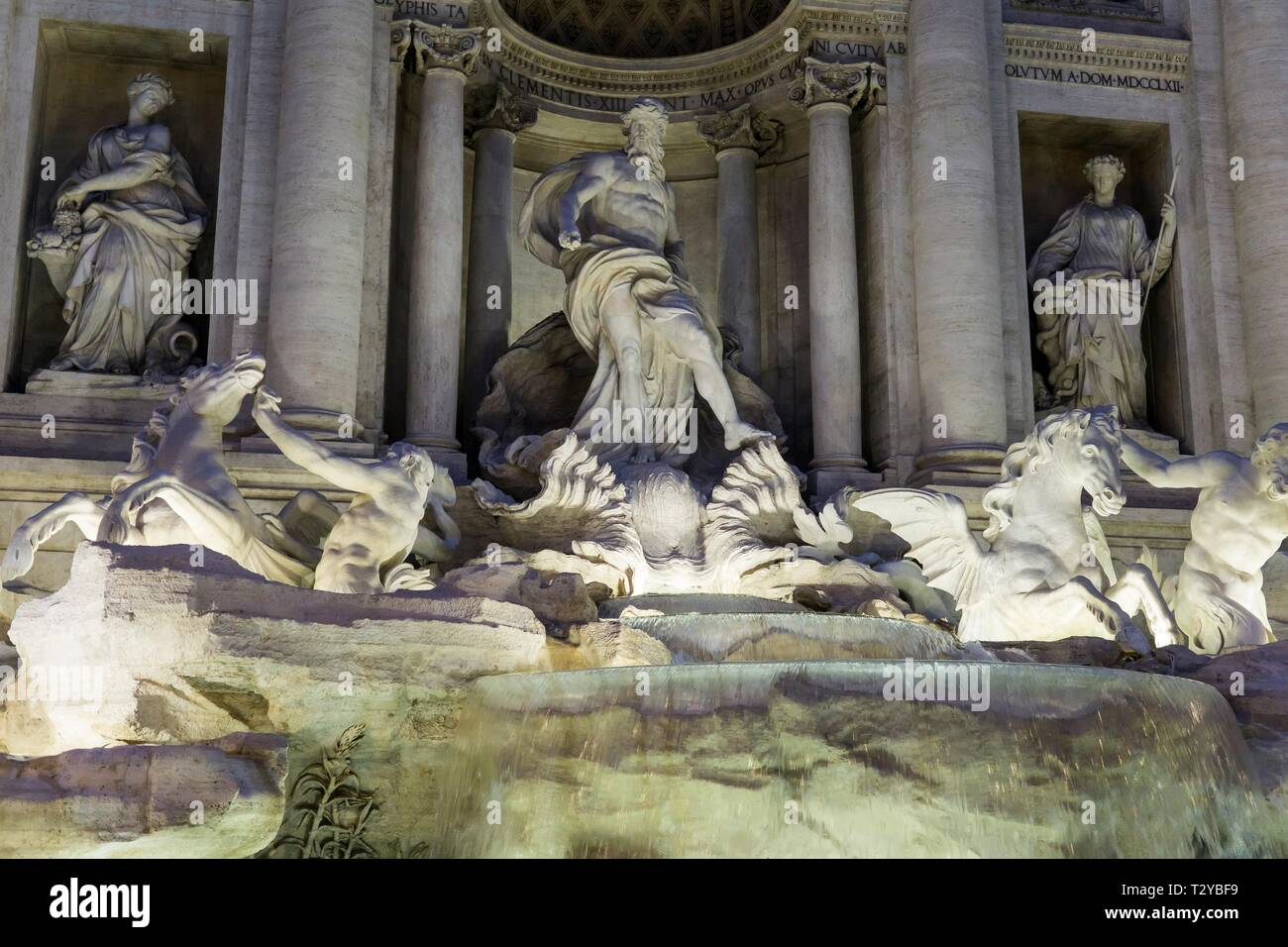 Fuente poseidon hi-res stock photography and images - Alamy