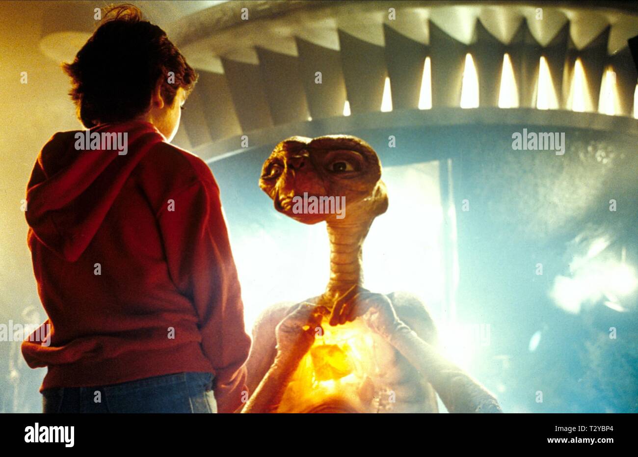 Henry Thomas Film High Resolution Stock Photography and Images - Alamy