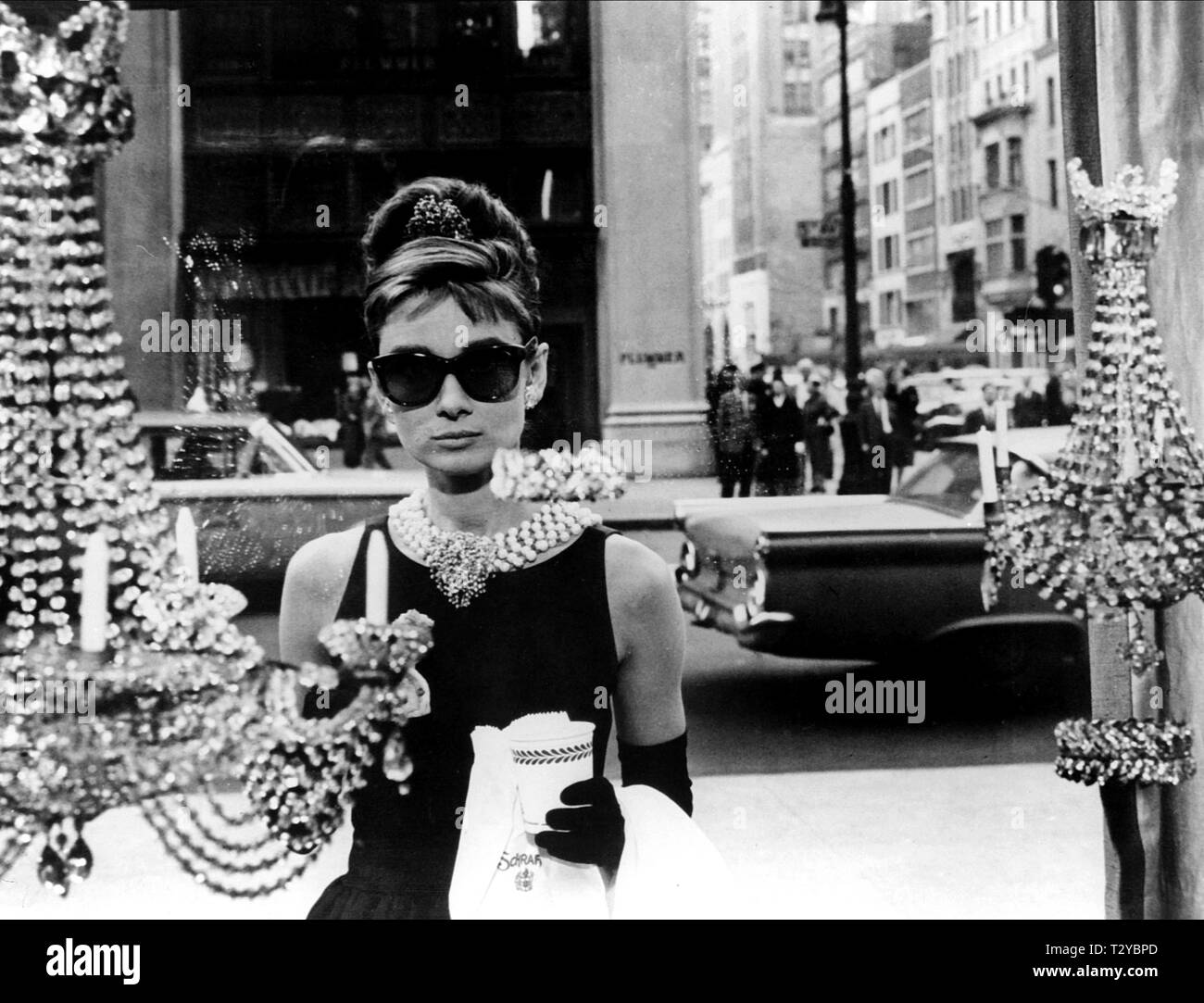 AUDREY HEPBURN, BREAKFAST AT TIFFANY'S, 1961 Stock Photo - Alamy