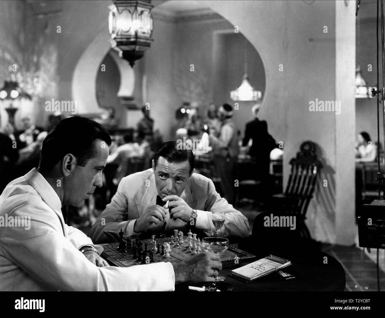 HUMPHREY BOGART, PETER LORRE, CASABLANCA, 1942 Stock Photo - Alamy