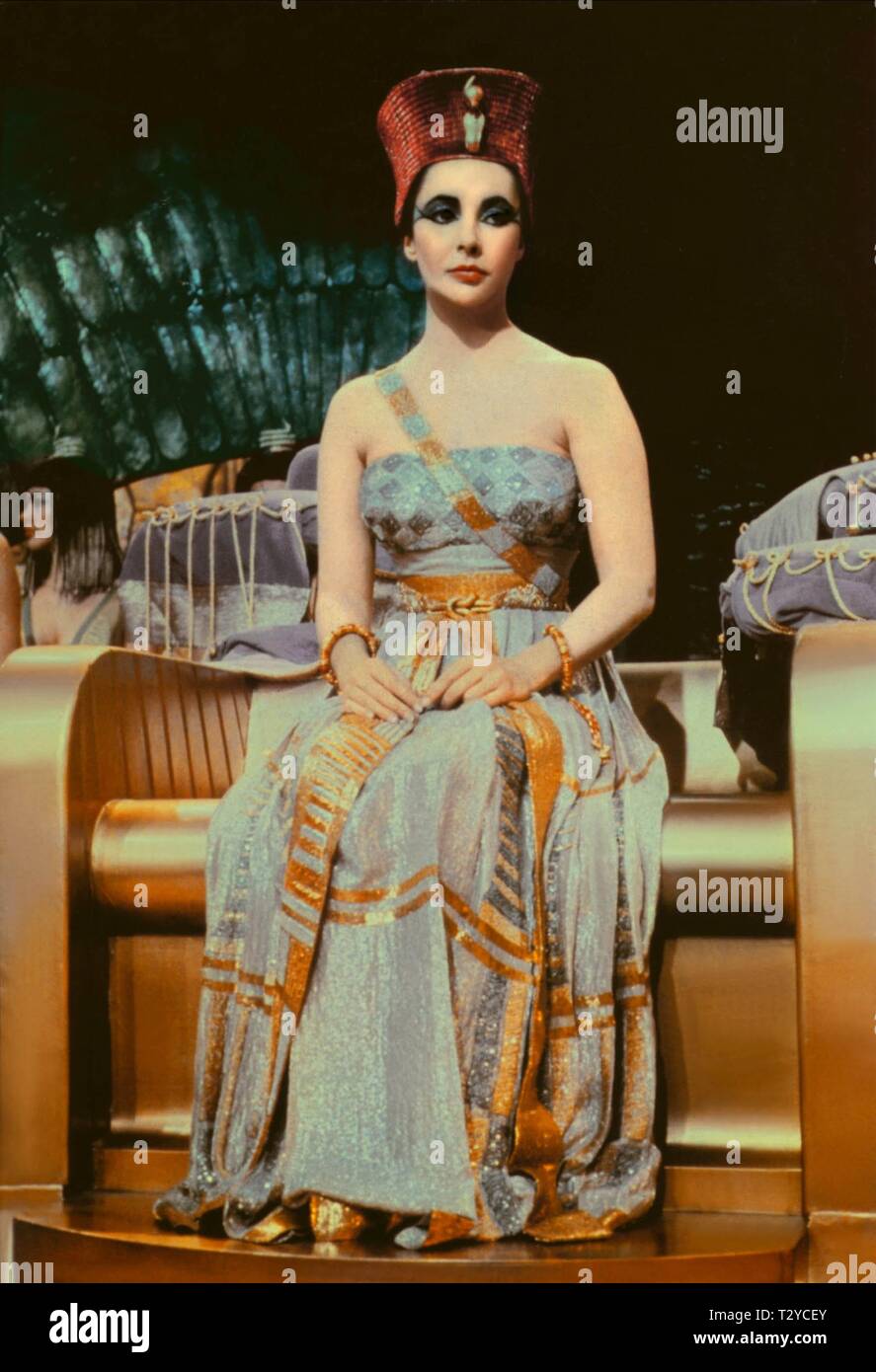 ELIZABETH TAYLOR ON THRONE, CLEOPATRA, 1963 Stock Photo - Alamy