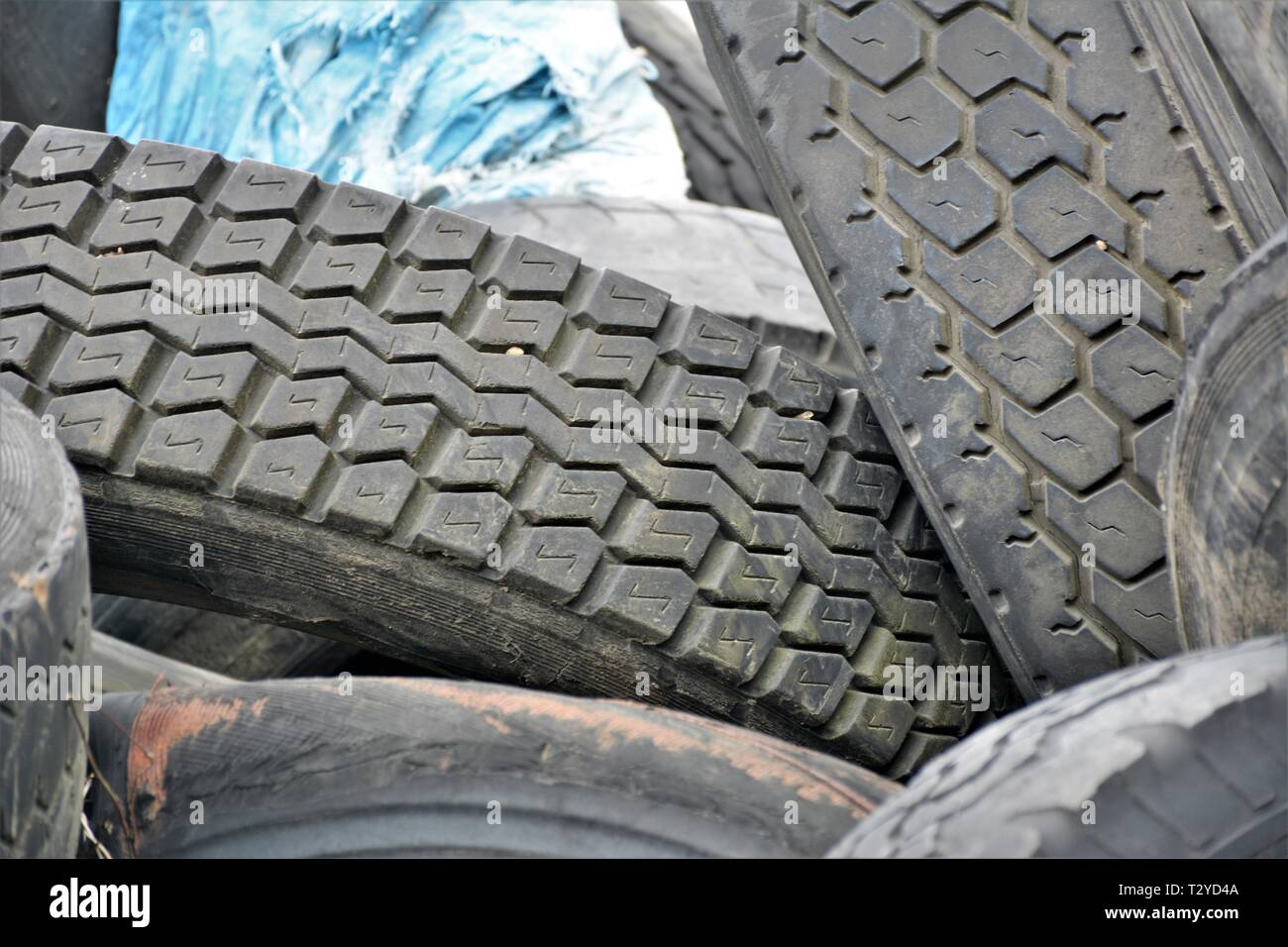 Old Tires for reuse and recycling of rubber Stock Photo - Alamy
