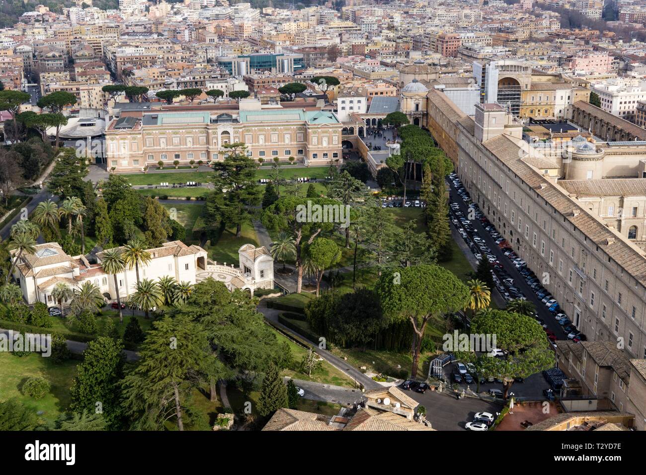 Vatican city courtyard papal basilica hi-res stock photography and ...