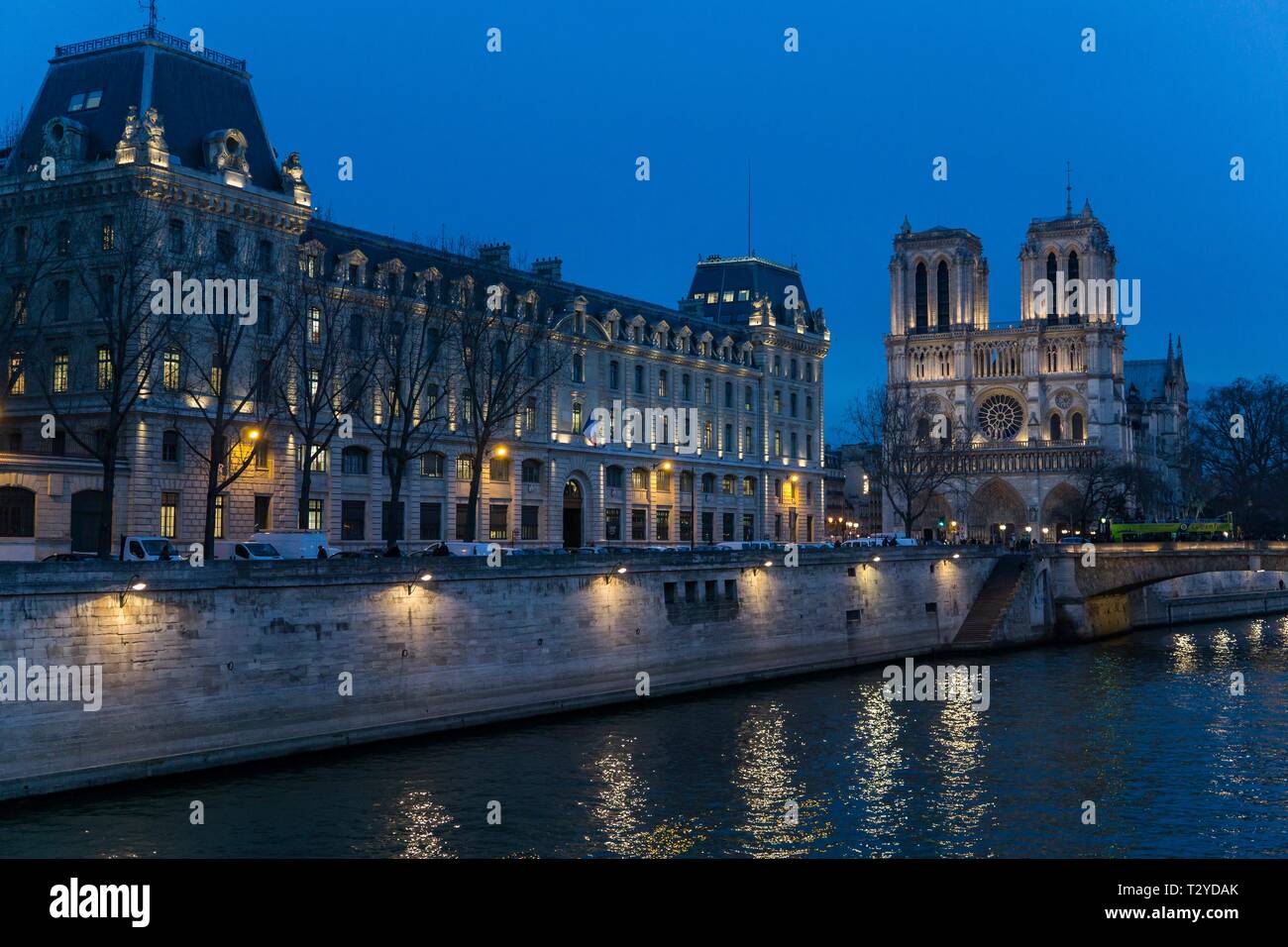 Ecclesia paris hi-res stock photography and images - Alamy