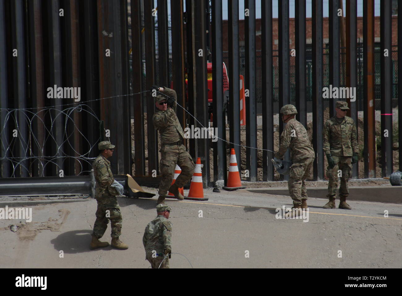 Juarez, Mexico. 04th Apr, 2019. Soldiers from the United States ...