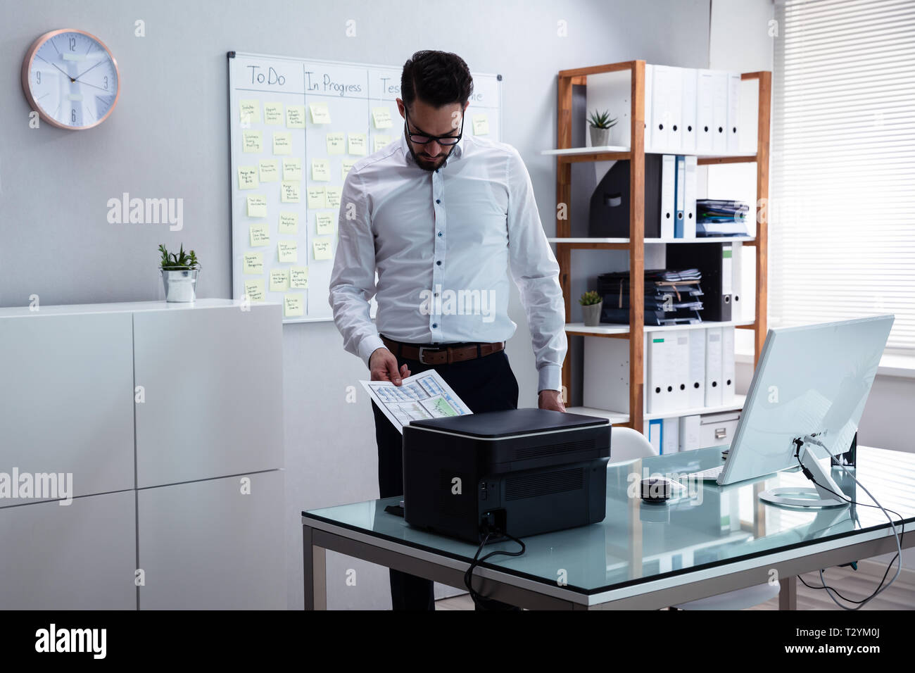 Copier machine office hi-res stock photography and images - Alamy