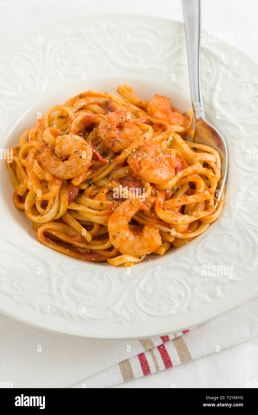 Chilli prawn linguine pasta hi-res stock photography and images - Alamy