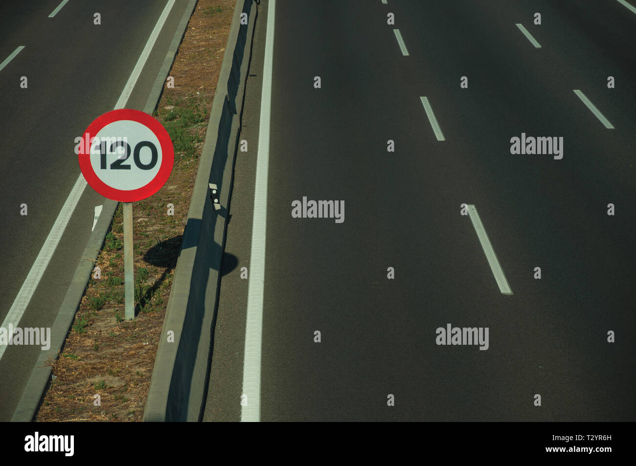 Lonely road speed sign hi-res stock photography and images - Alamy