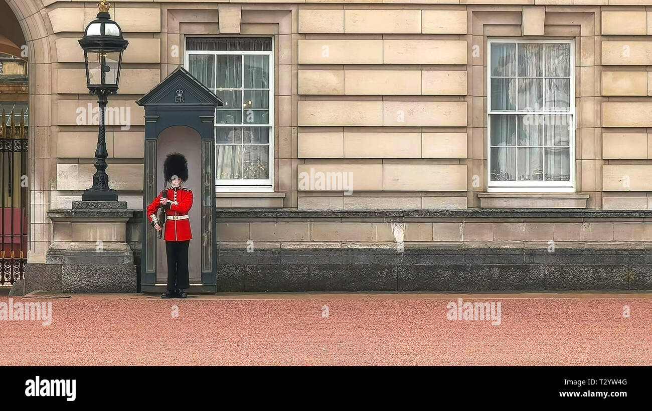 Buckingham palace and sentry box hi-res stock photography and images ...
