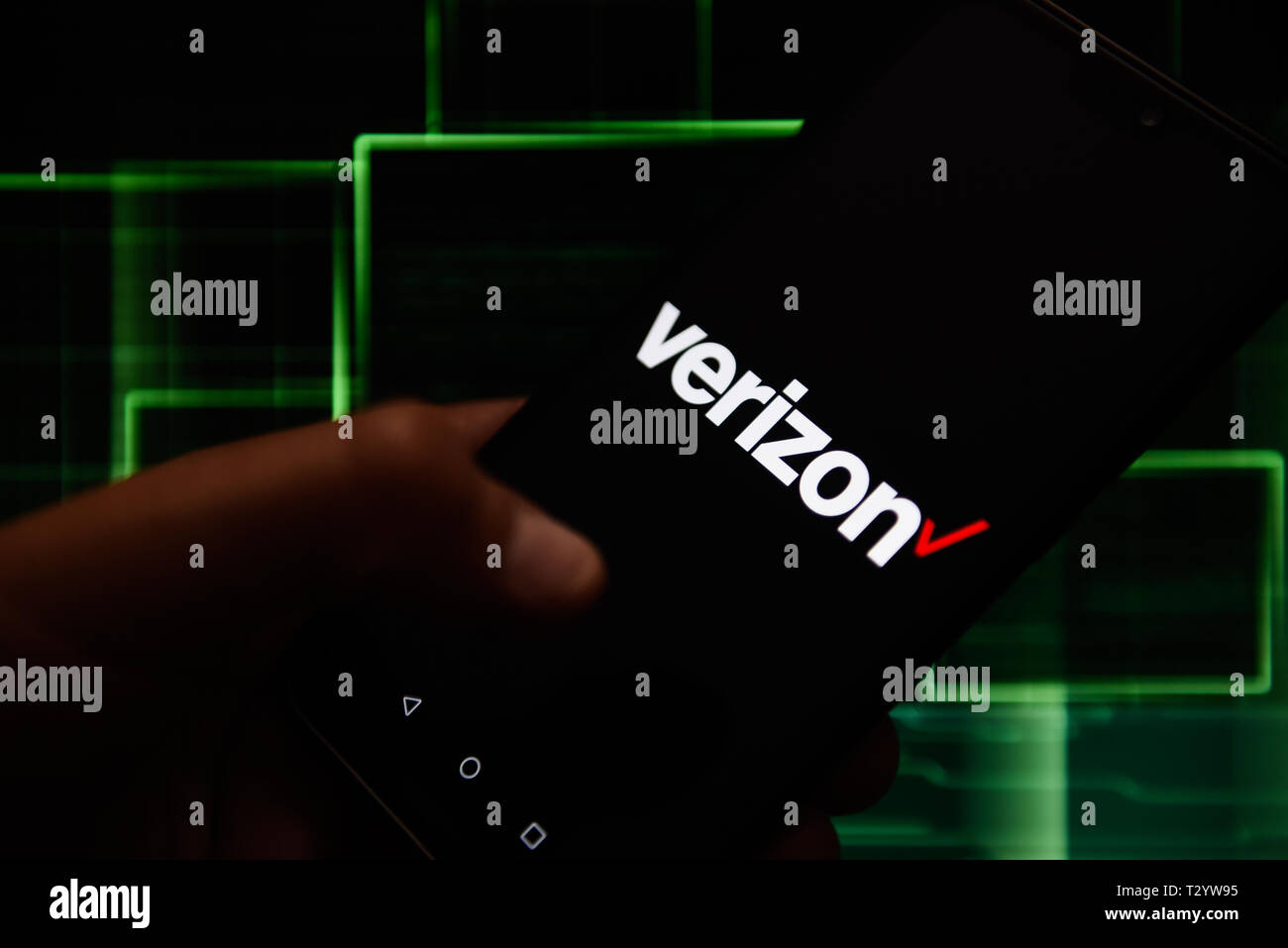 Verizon sign logo hi-res stock photography and images - Alamy