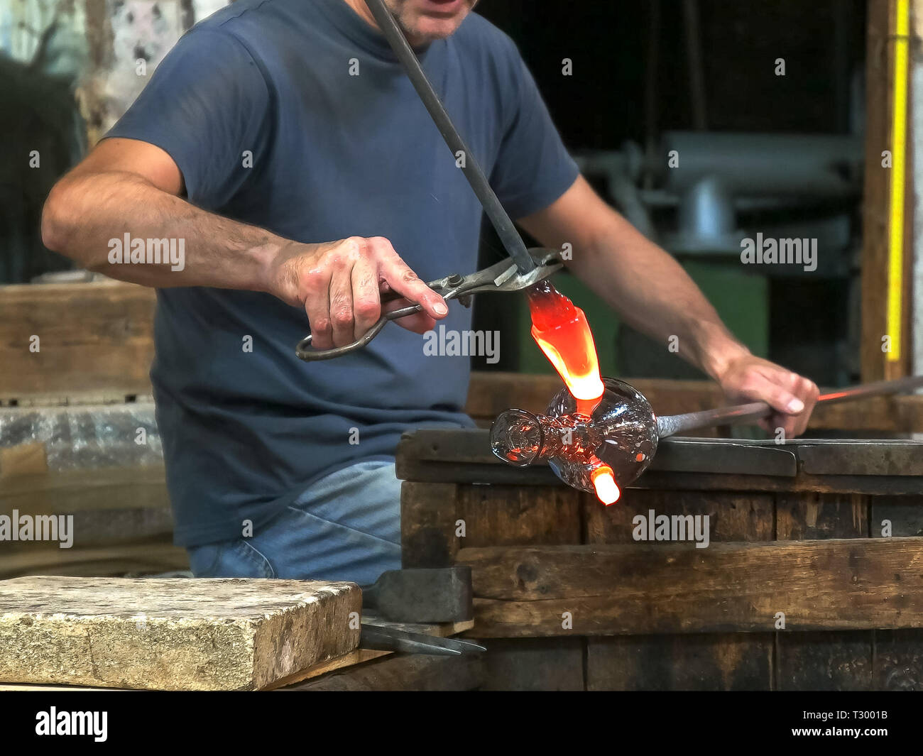Murano glass blowing furnace hi-res stock photography and images - Alamy