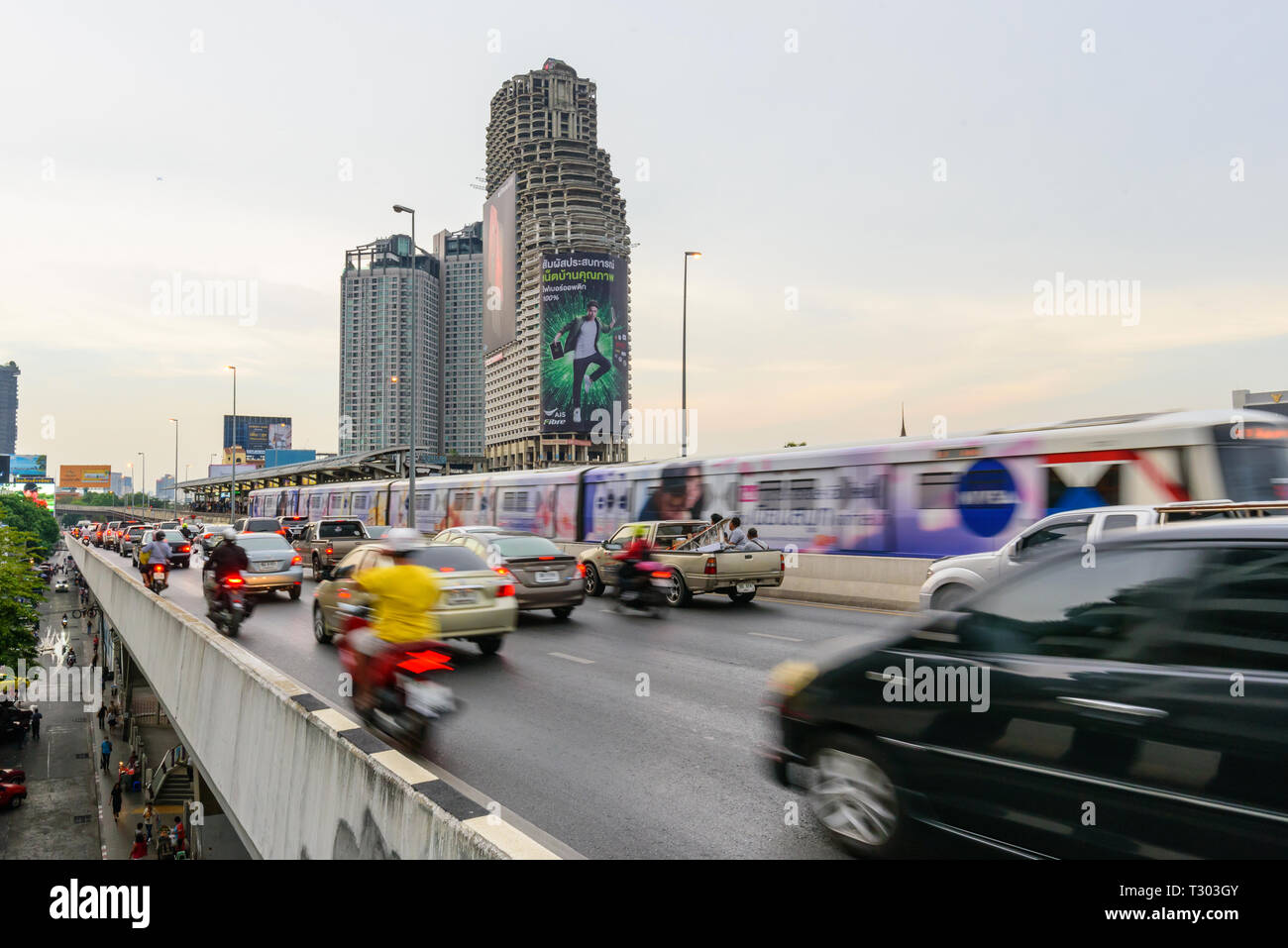 The taksin bridge hi-res stock photography and images - Alamy