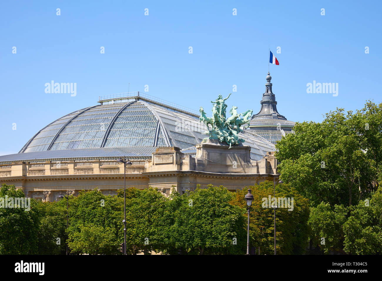 Grand palais dome hi-res stock photography and images - Alamy