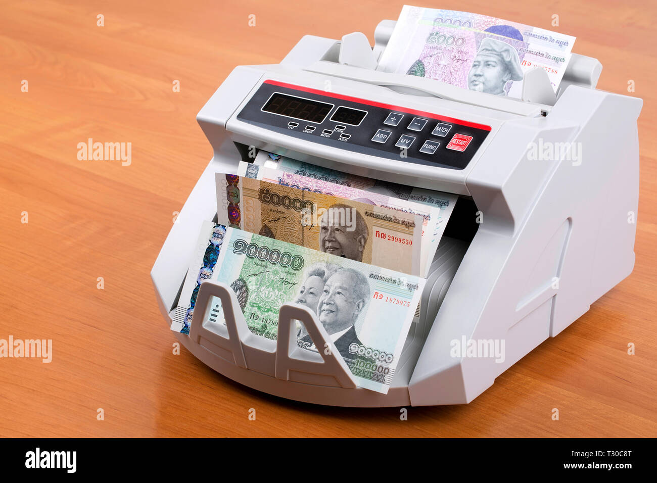 Cambodian currency hi-res stock photography and images - Alamy