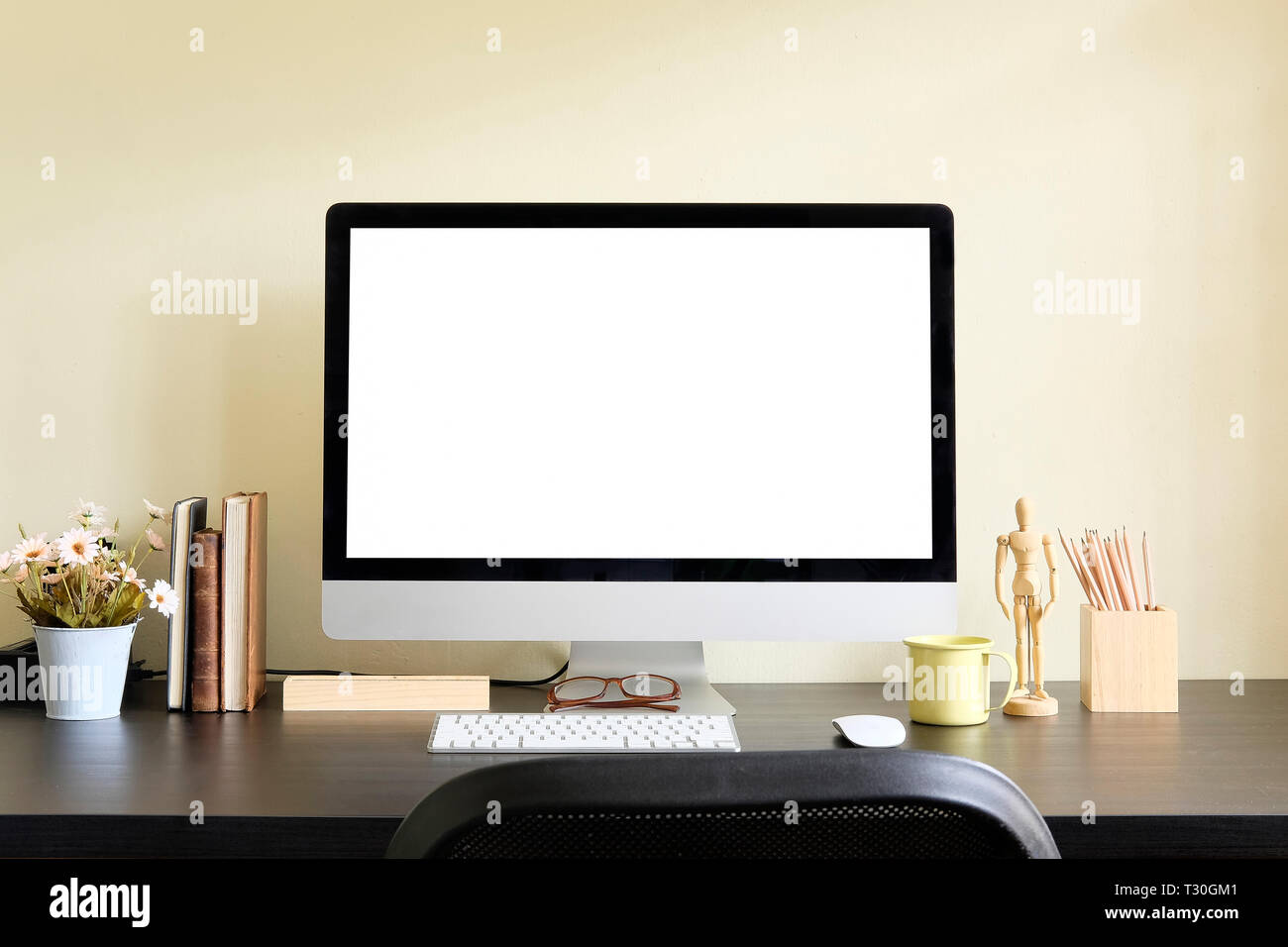 Creative studio computer monitor green hi-res stock photography and ...