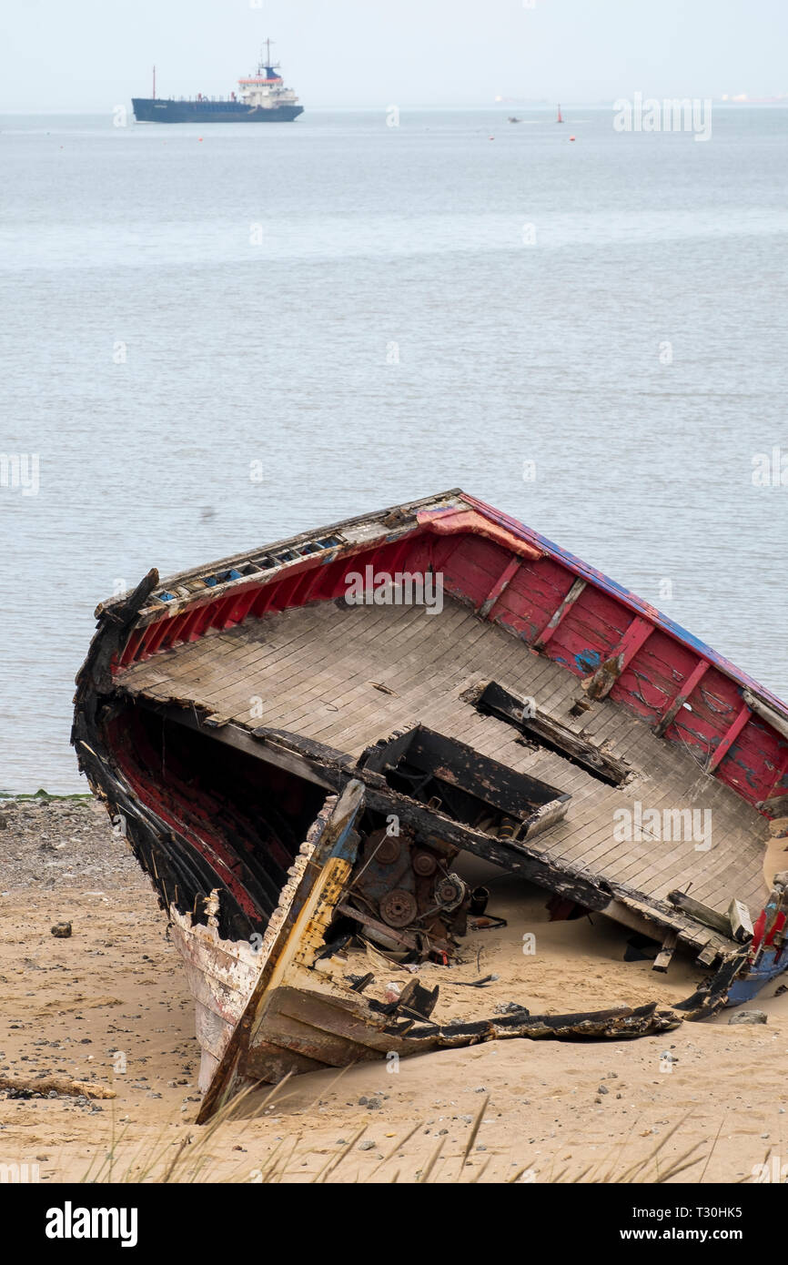 Broken sail boat hi-res stock photography and images - Alamy
