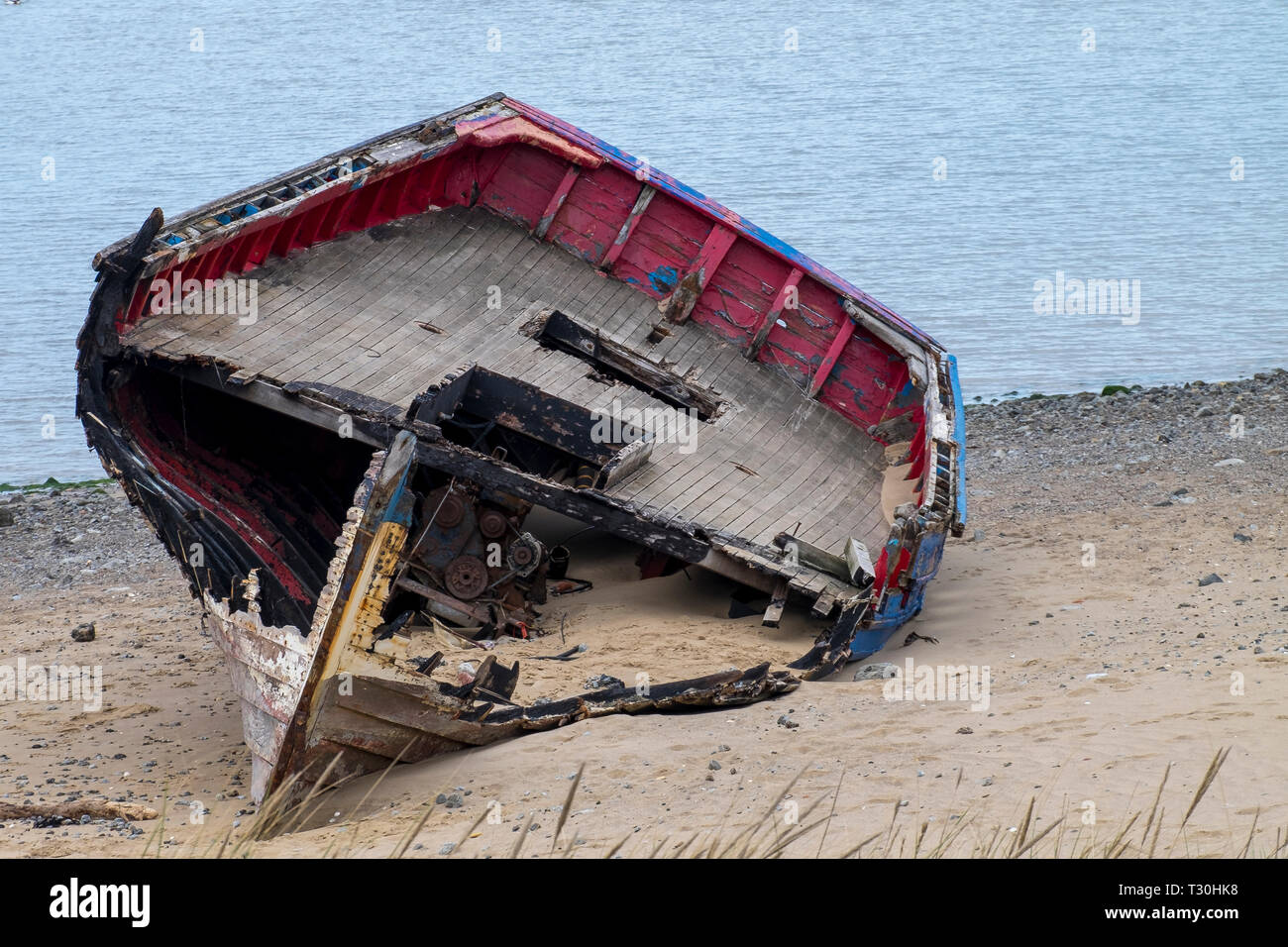Broken sail boat hi-res stock photography and images - Alamy