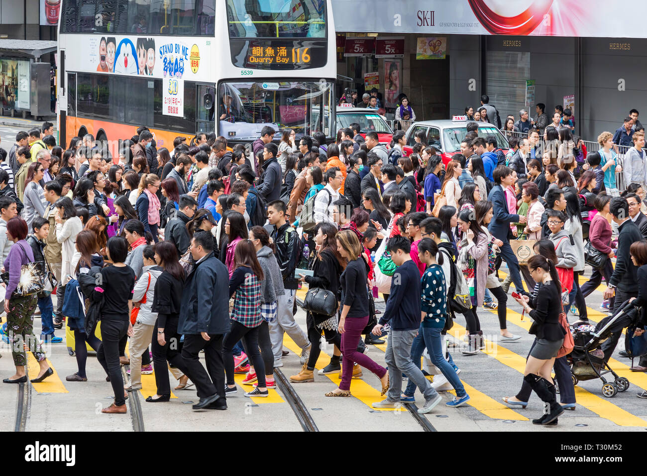 Crowded pedestrian crossing, Causeway Bay, Hong Kong, SAR, China Stock ...