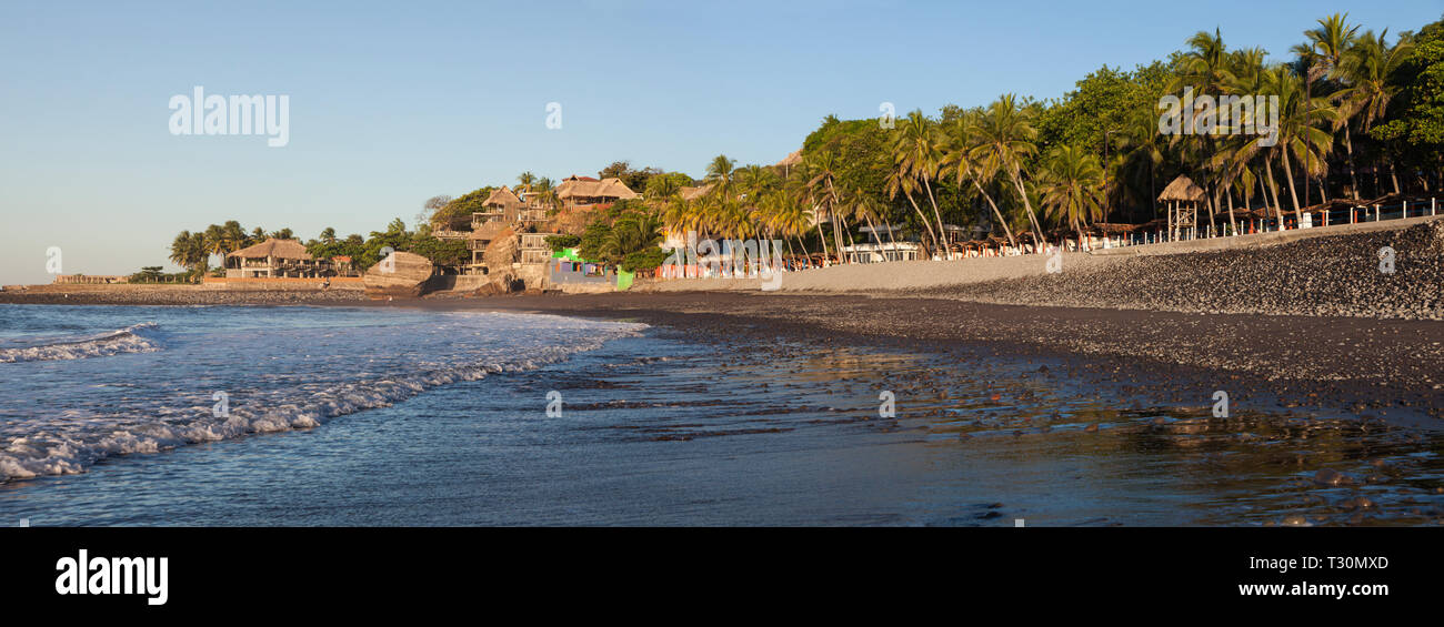 El Tunco Beach in Salvador. El Tunco, El Salvador Stock Photo - Alamy