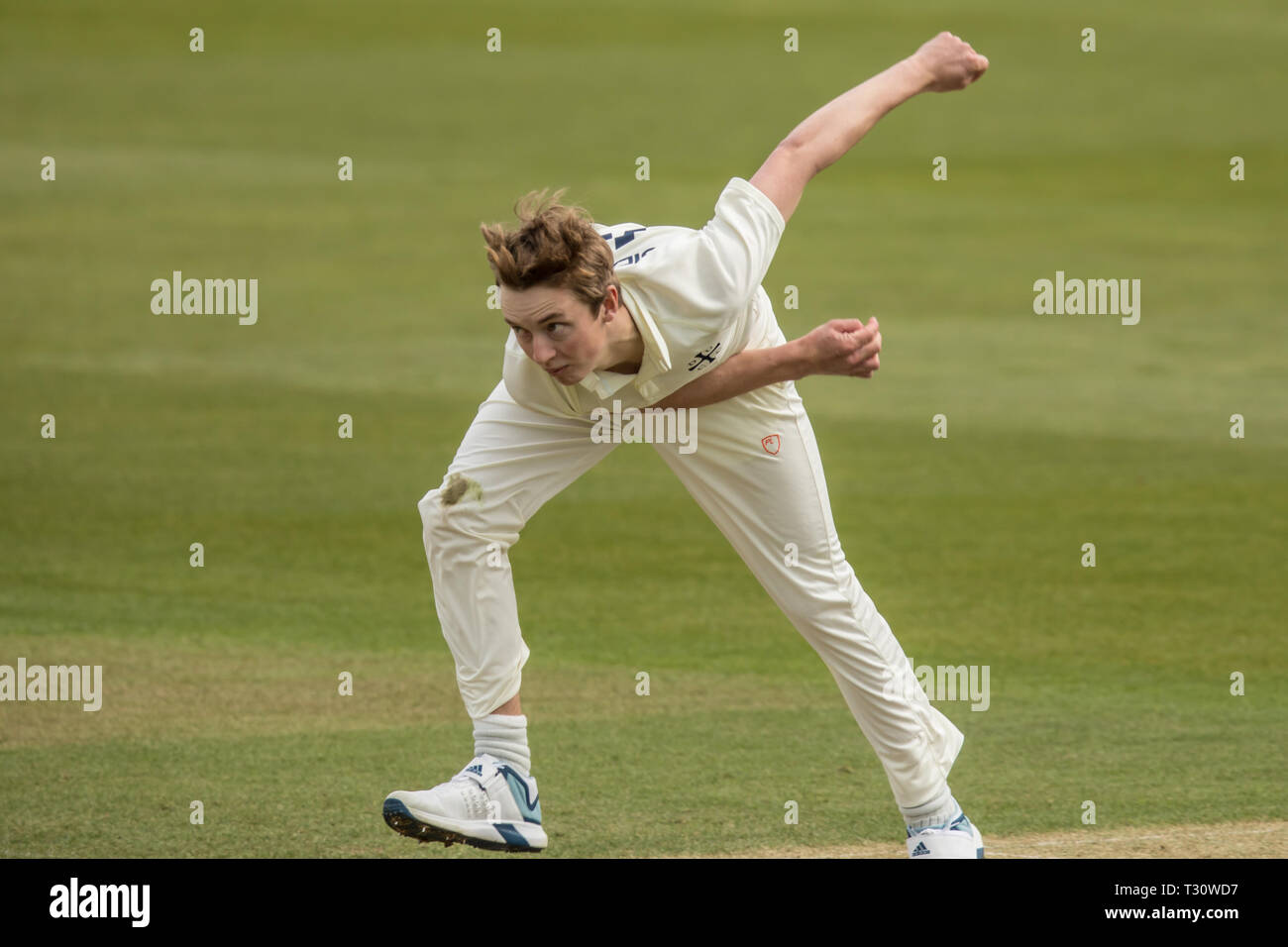 London, UK. 5th Apr, 2019. Ben Sidwell bowling as Surrey take on Durham ...