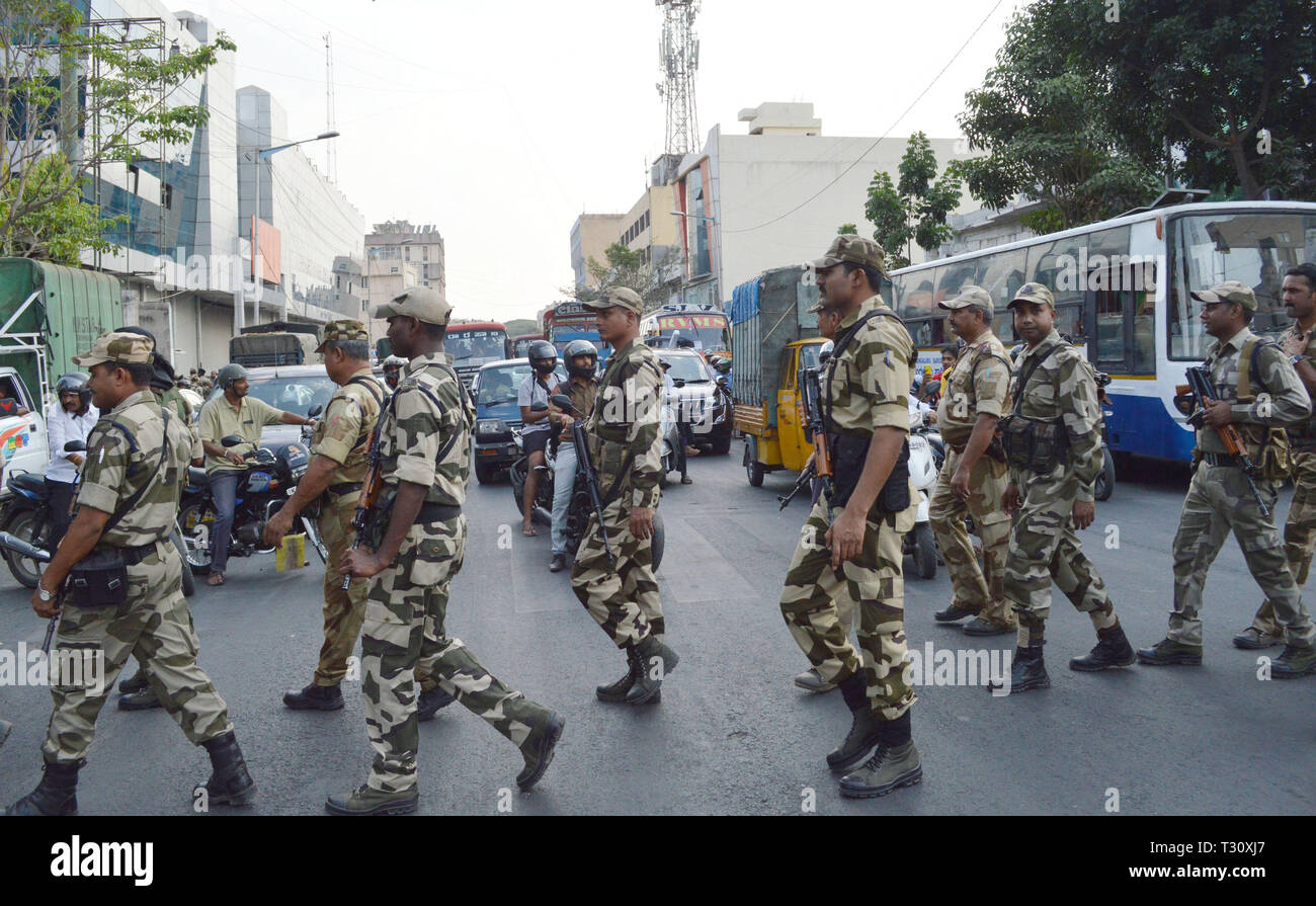 Bangalore, India. 5th Apr, 2019. Personnel from the Central Industrial ...