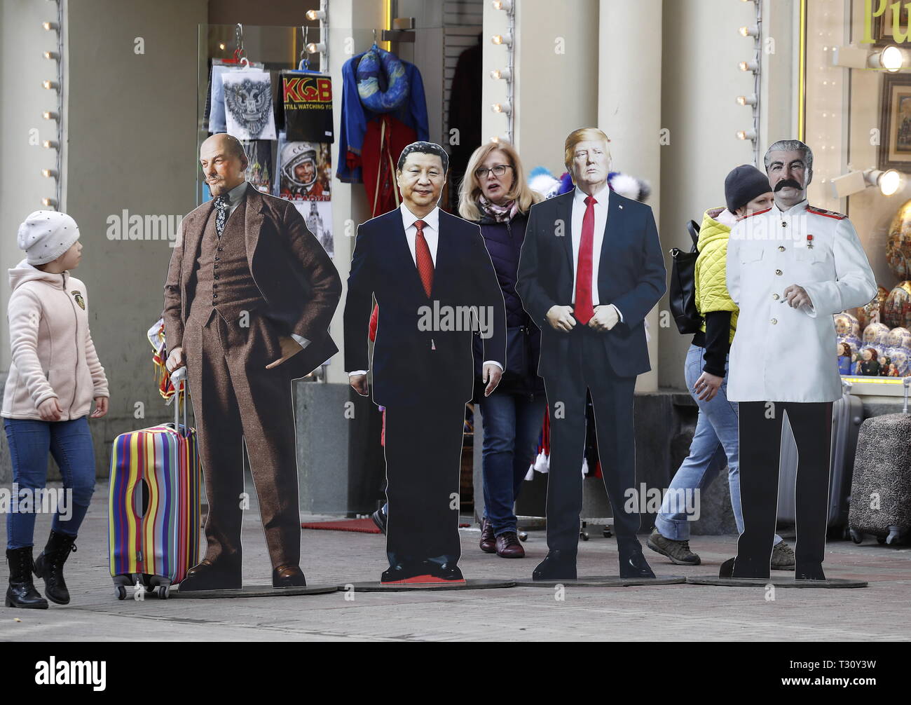 Vladimir Lenin Body High Resolution Stock Photography and Images - Alamy