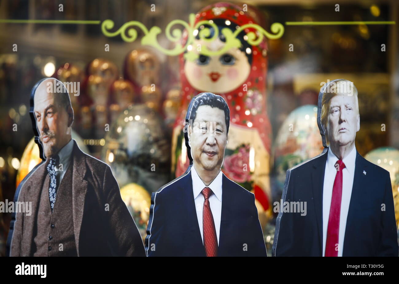 Vladimir Lenin Body High Resolution Stock Photography and Images - Alamy