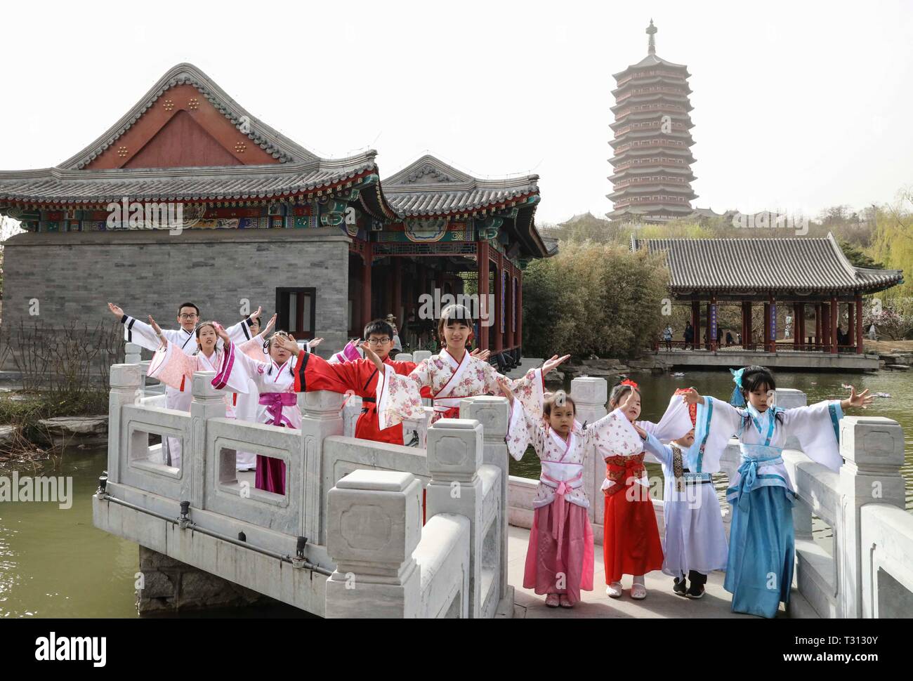 Reciting poetry children hi-res stock photography and images - Alamy