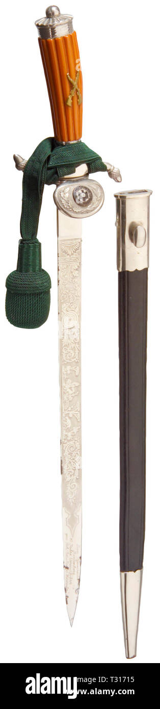 Hunting dagger hi-res stock photography and images - Alamy