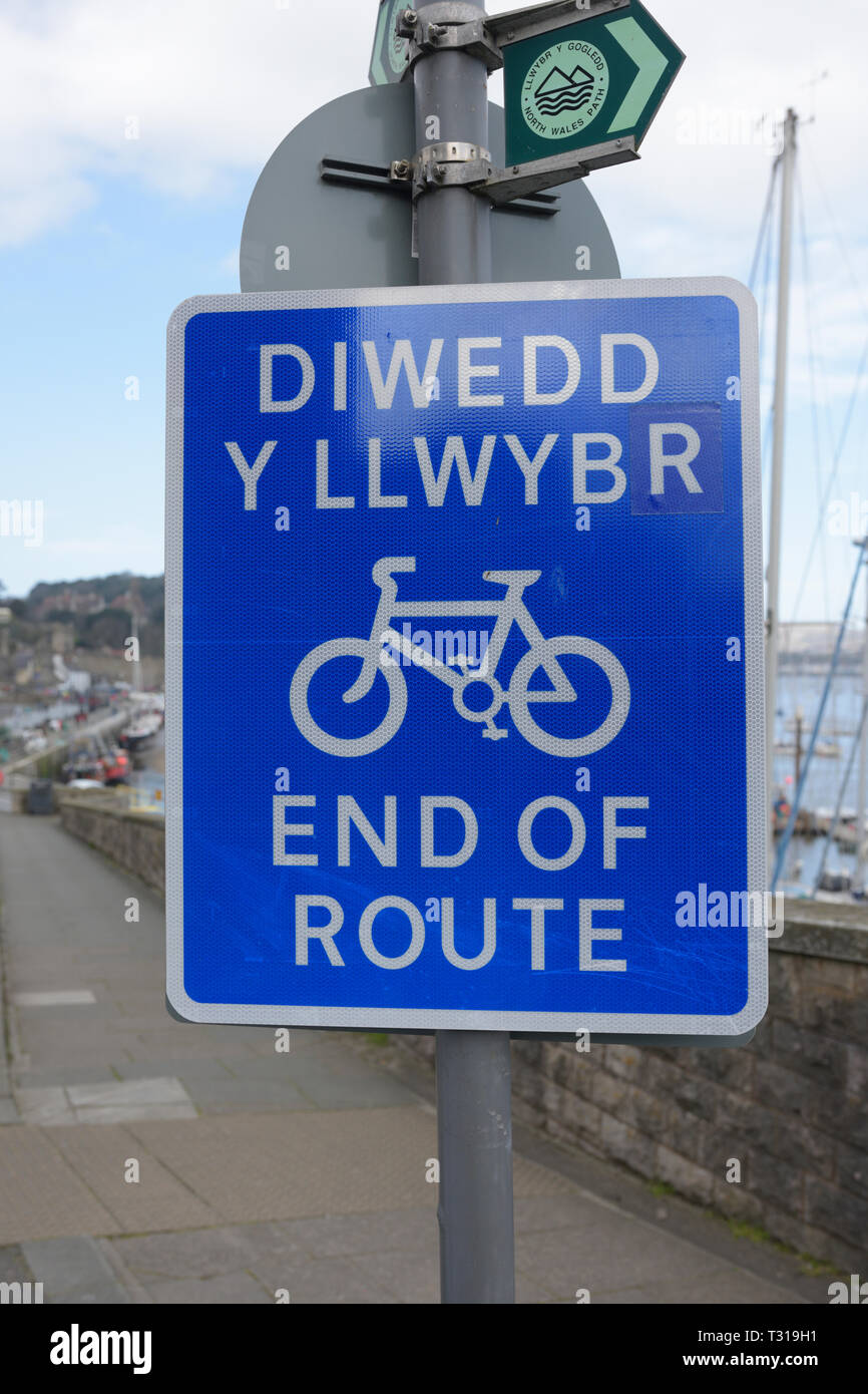 Multilingual welsh and english sign, end of cycle route on Conwy ...