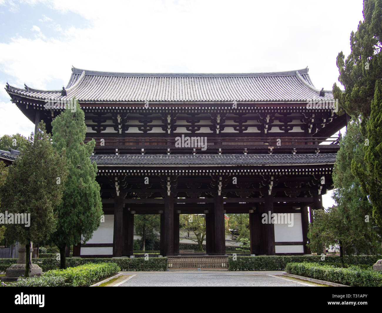 Sanmon gate tofukuji temple hi-res stock photography and images - Alamy