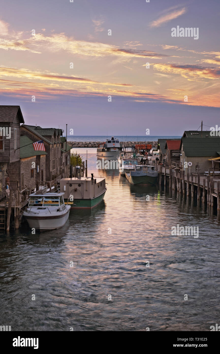 Leelanau hi-res stock photography and images - Alamy