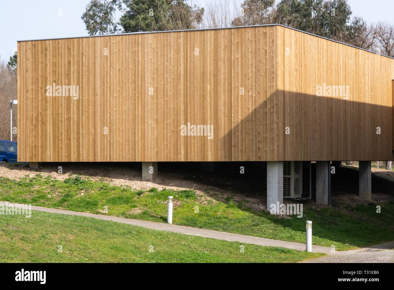 Timber cladding detail hi-res stock photography and images - Alamy