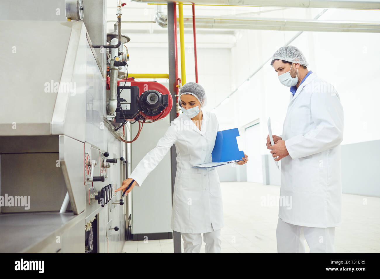 Factory food production hi-res stock photography and images - Alamy