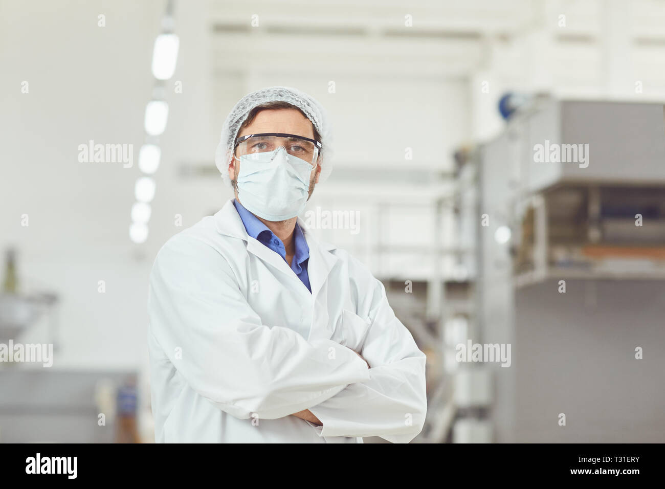 Chemist mask hi-res stock photography and images - Alamy