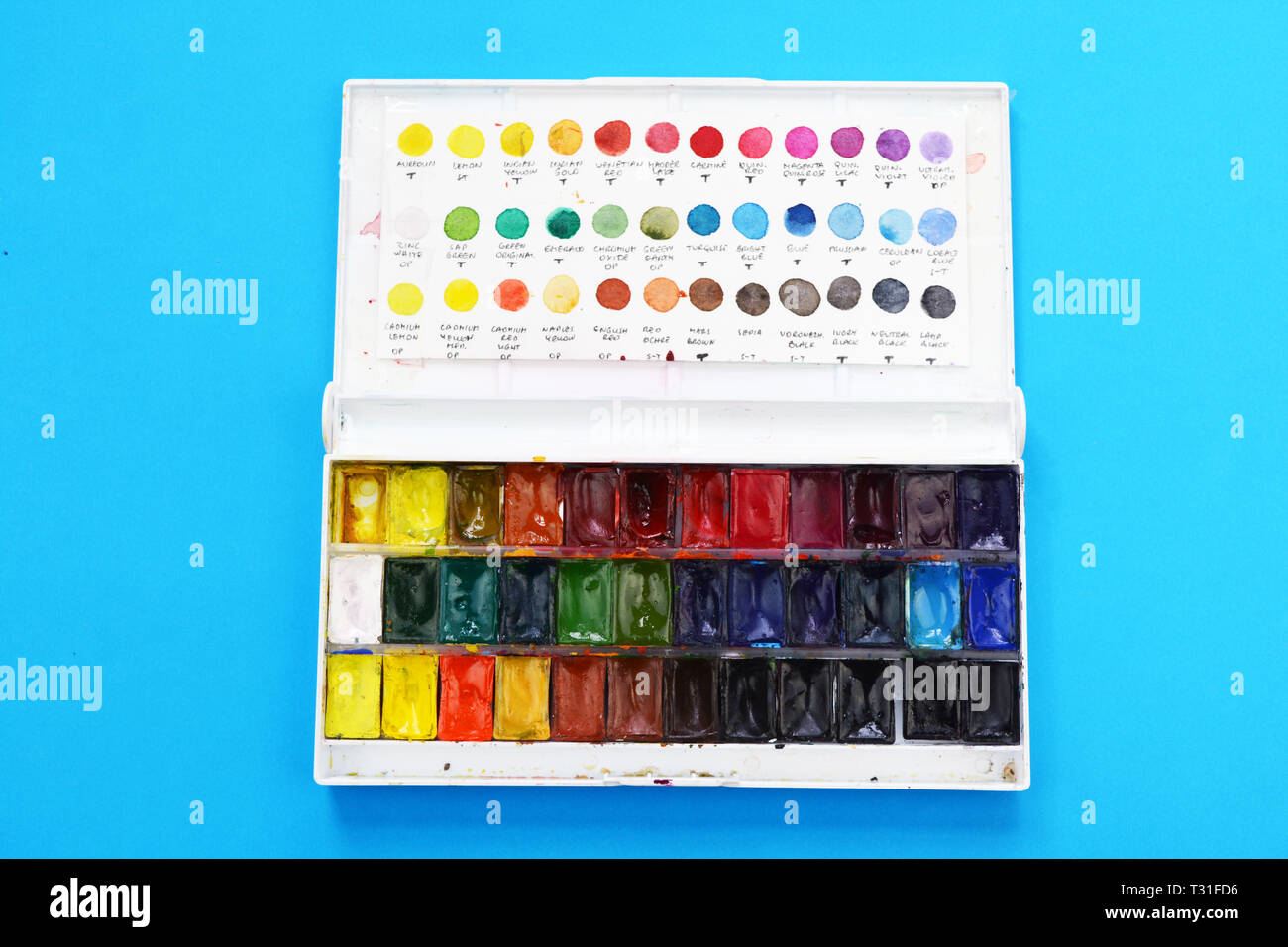 Paint in a box hi-res stock photography and images - Alamy