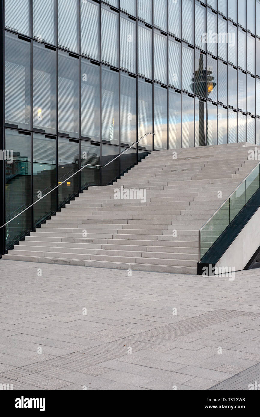 Office building in dusseldorf germany hi-res stock photography and ...