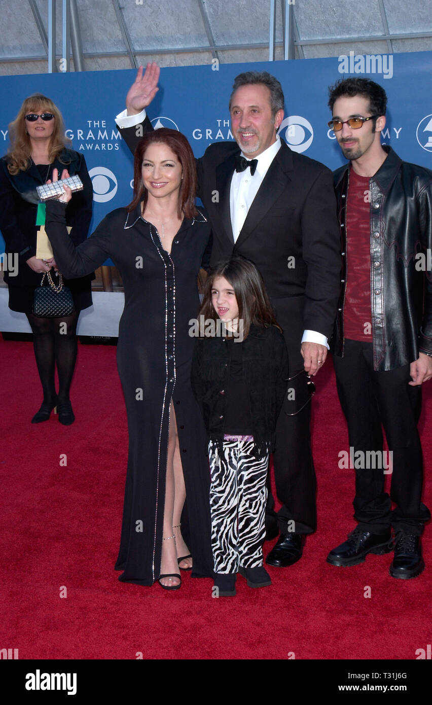 LOS ANGELES, CA. February 21, 2001: Pop star GLORIA ESTEFAN & producer ...