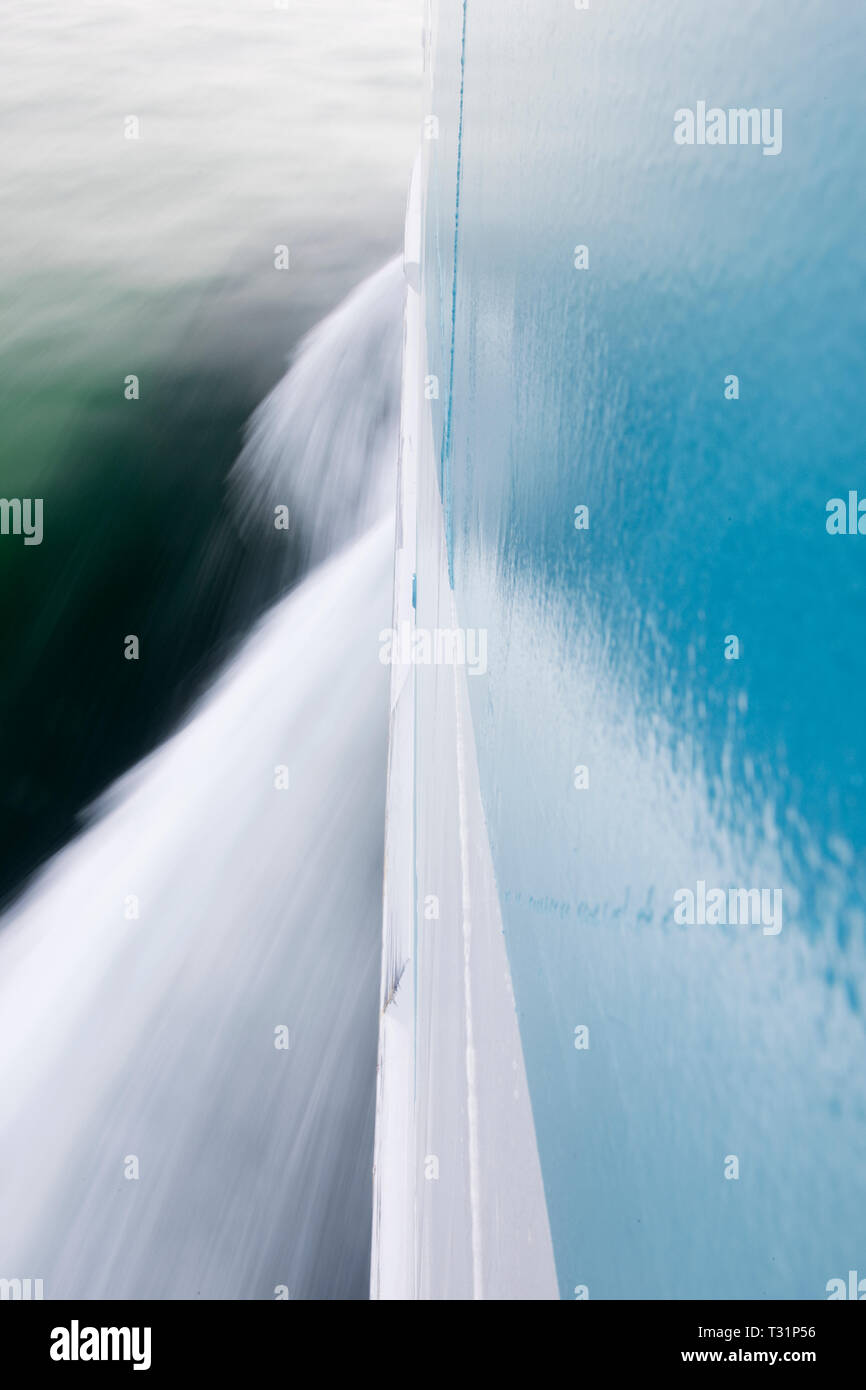 Boat cutting through water hi-res stock photography and images - Alamy