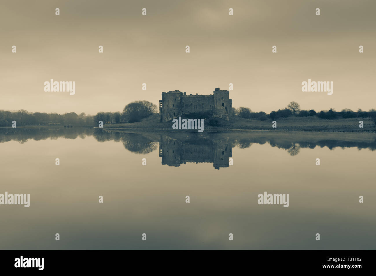 Sepia tones hi-res stock photography and images - Alamy
