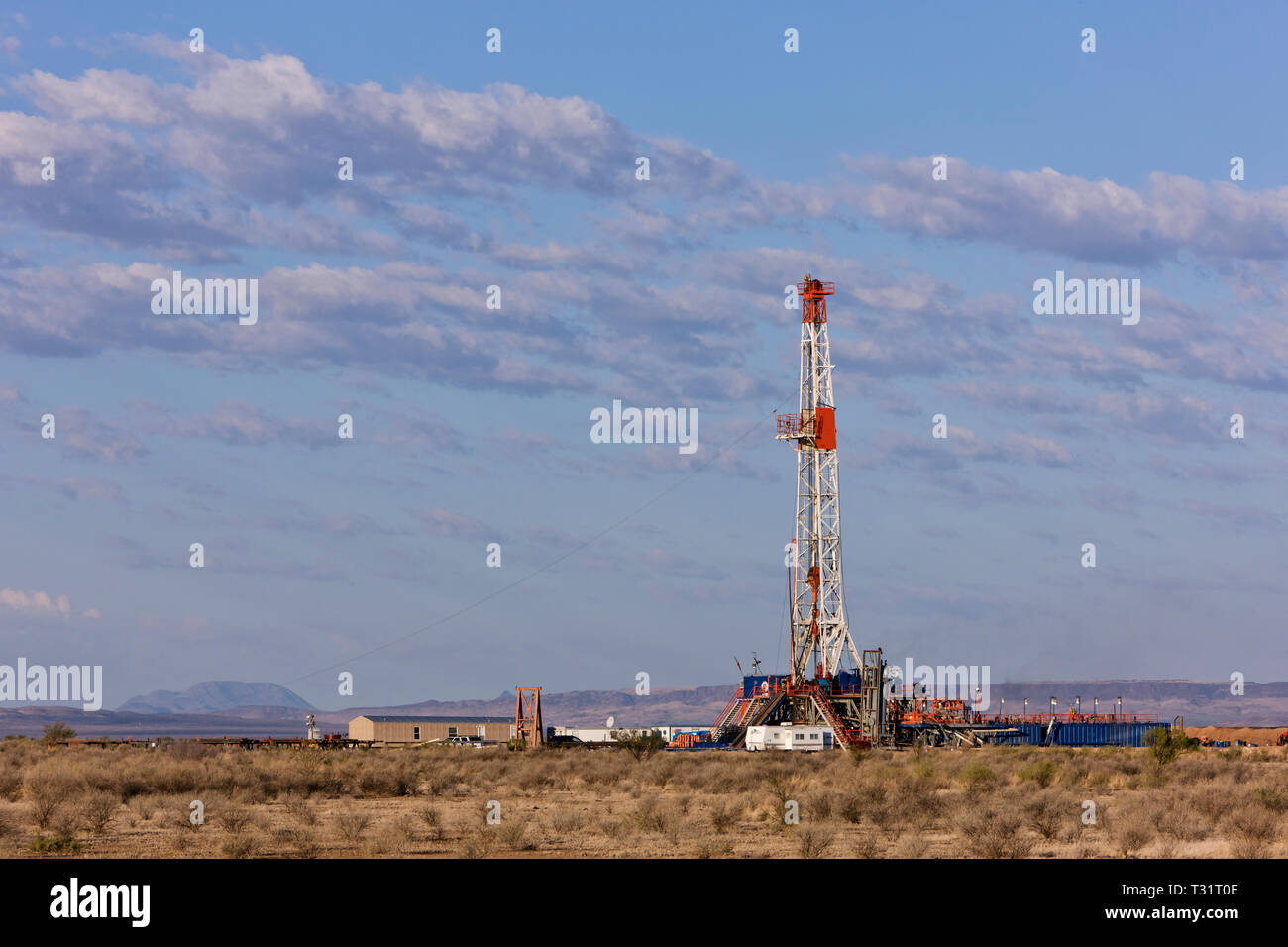 Texas permian basin oil drilling hi-res stock photography and images ...