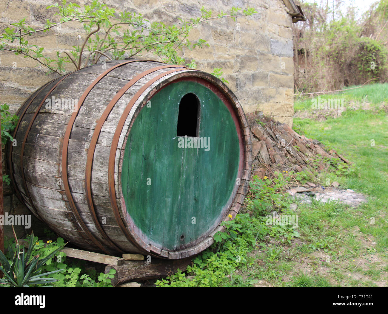 Large wine barrel house hi-res stock photography and images - Alamy