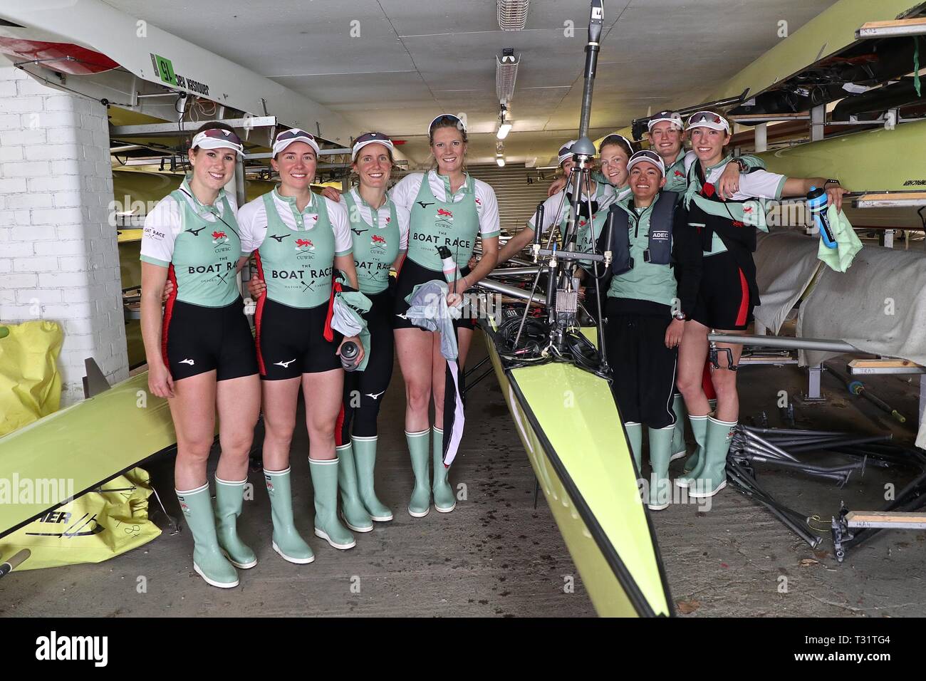 Womens oxford v cambridge boat race hi-res stock photography and images ...