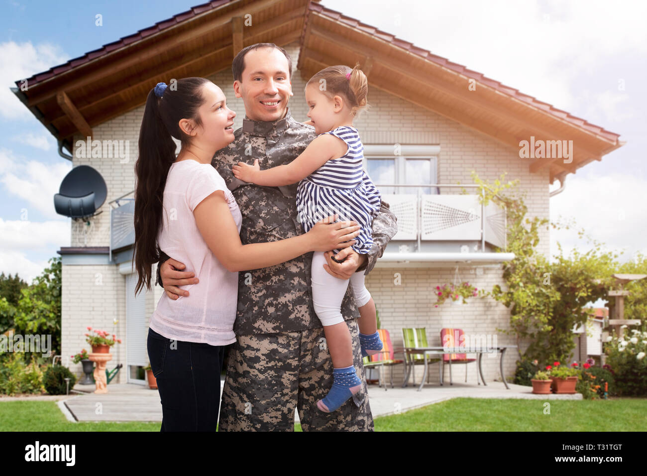 Family veteran hi-res stock photography and images - Alamy